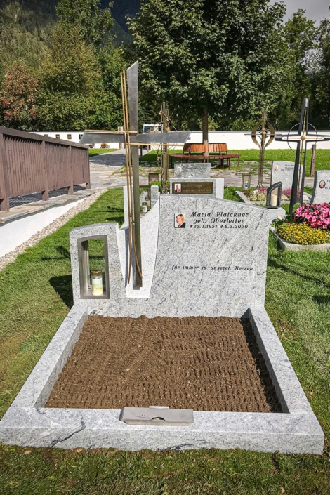 Grabsteine nach Wunsch bei Gruber Steinmetz, Vintl, Pustertal, Südtirol